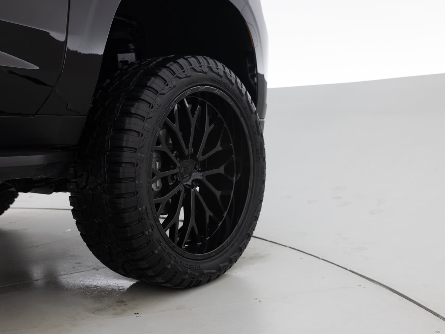 USED LIFTED 2023 CHEVROLET SUBURBAN • RST | 4WD • 5.3L V8