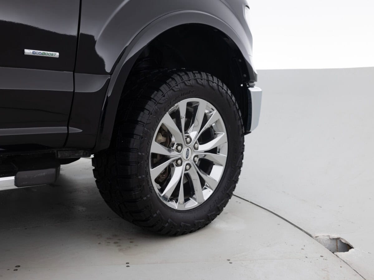 USED LEVELED 2016 FORD F150 • LARIAT | 4WD • 3.5L V6
