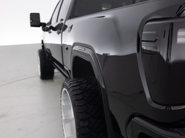 USED LIFTED 2025 GMC SIERRA 2500HD • DENALI | 4WD • 6.6L V8 TURBO